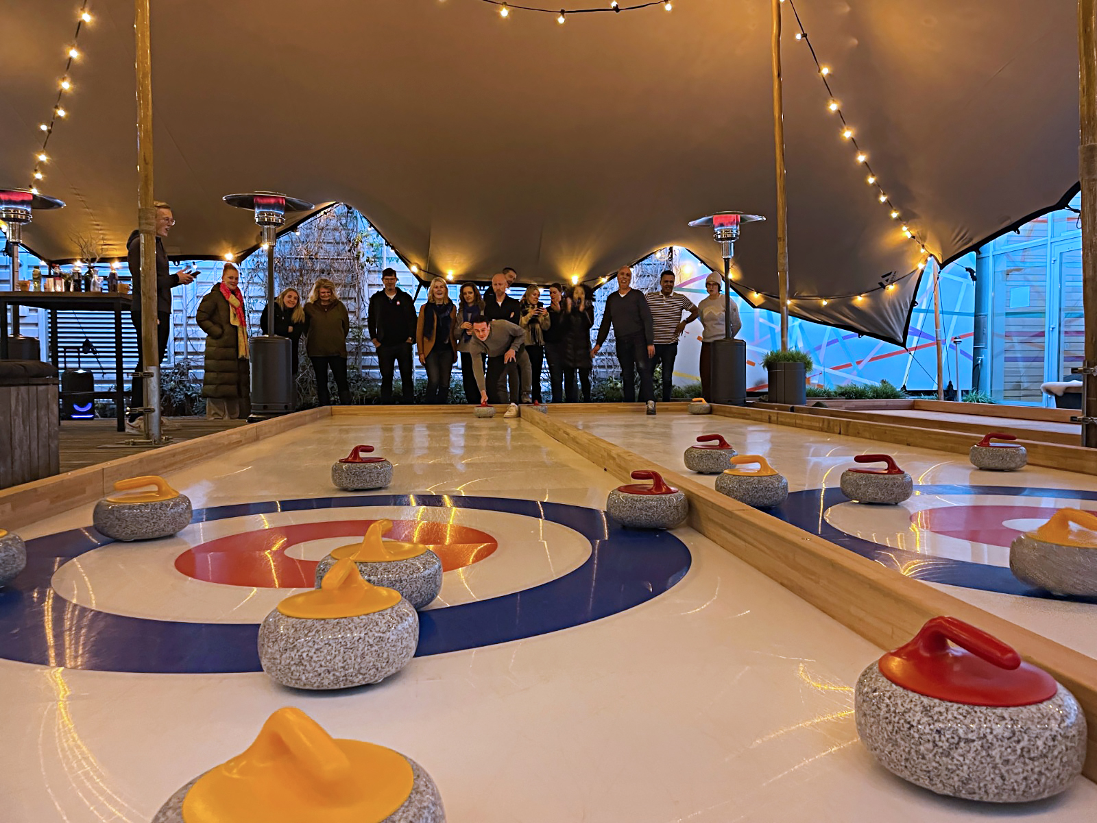 Nieuw bij De Meent: Party Curling – het leukste uitje voor de winter ...